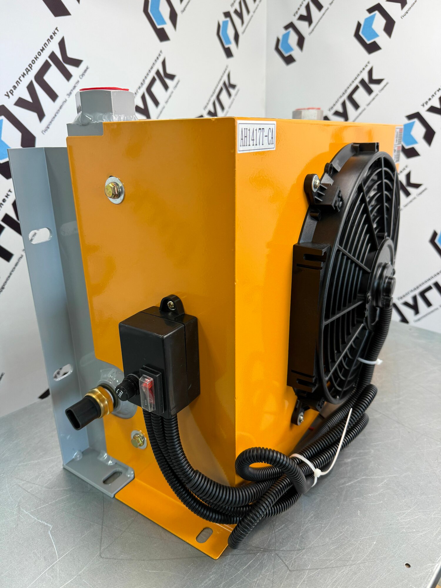 Маслоохладитель KY-150 150 л/мин 12 Вольт с электрическим приводом и температурным реле