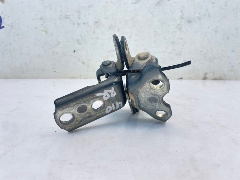 Кронштейн двери toyota corolla 2006 6875020121 ZRE151L 1ZRFE, задний правый (с пробегом)