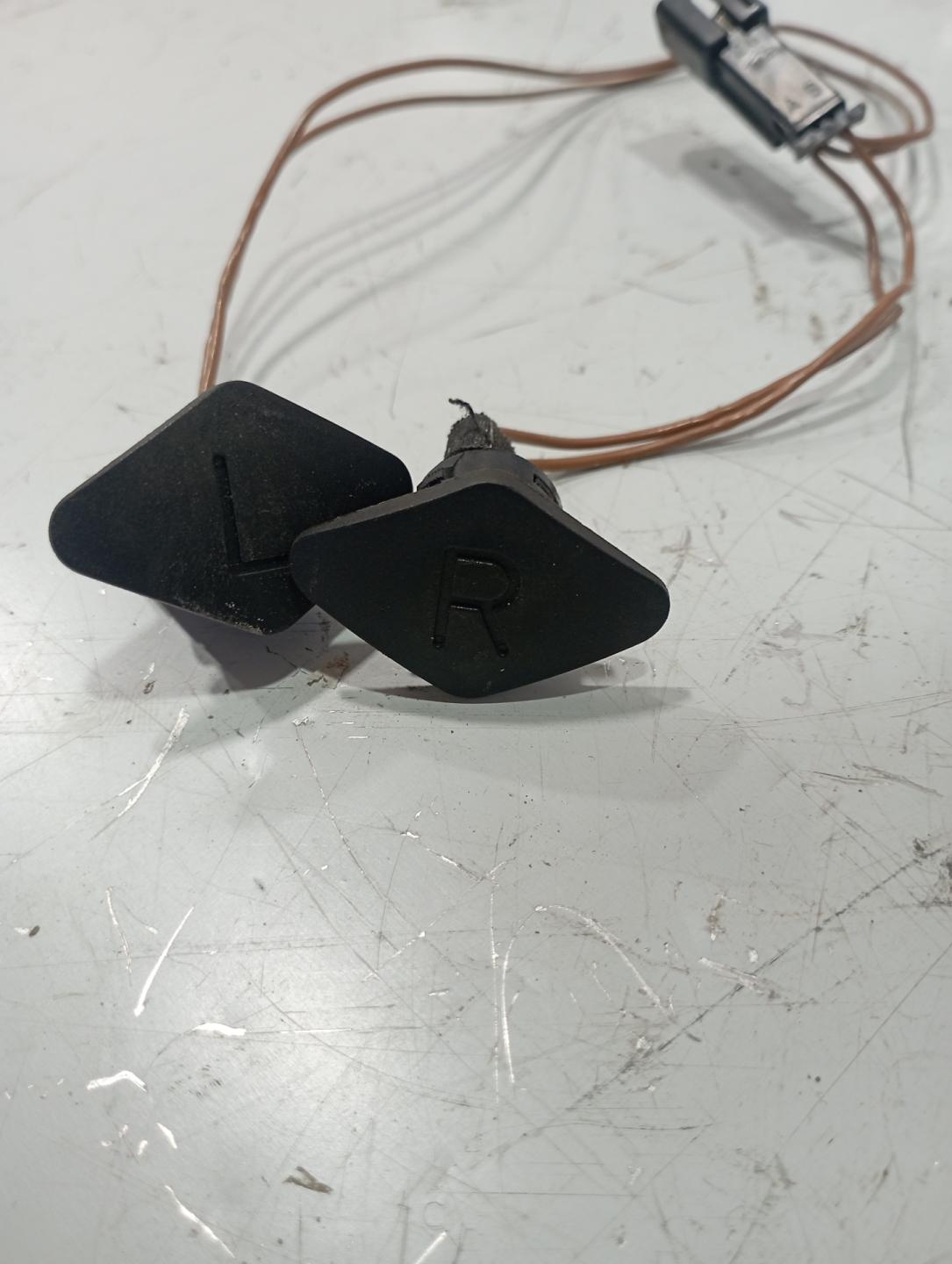 Кнопки управления на руле Opel Astra G (1998 - 2009) 90562547