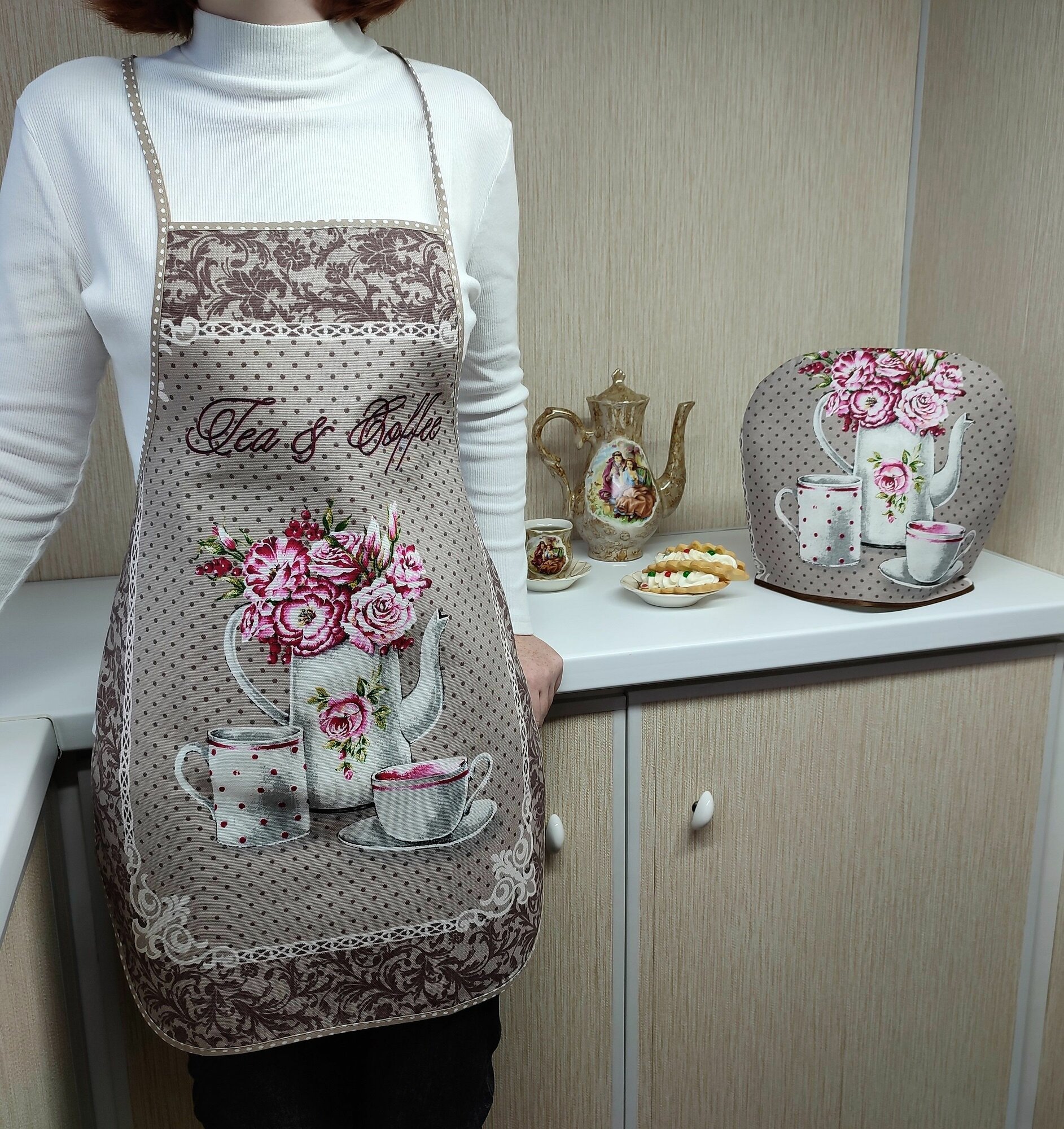 Набор 2 предмета, Грелка на чайник и Фартук для кухни "Чай с Кофе", комплект.