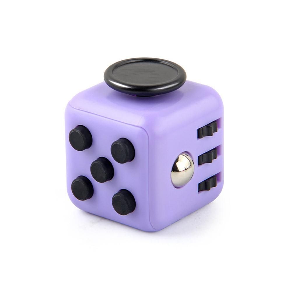 Fidget Cube: новая, усовершенствованная игрушка для снятия стресса.