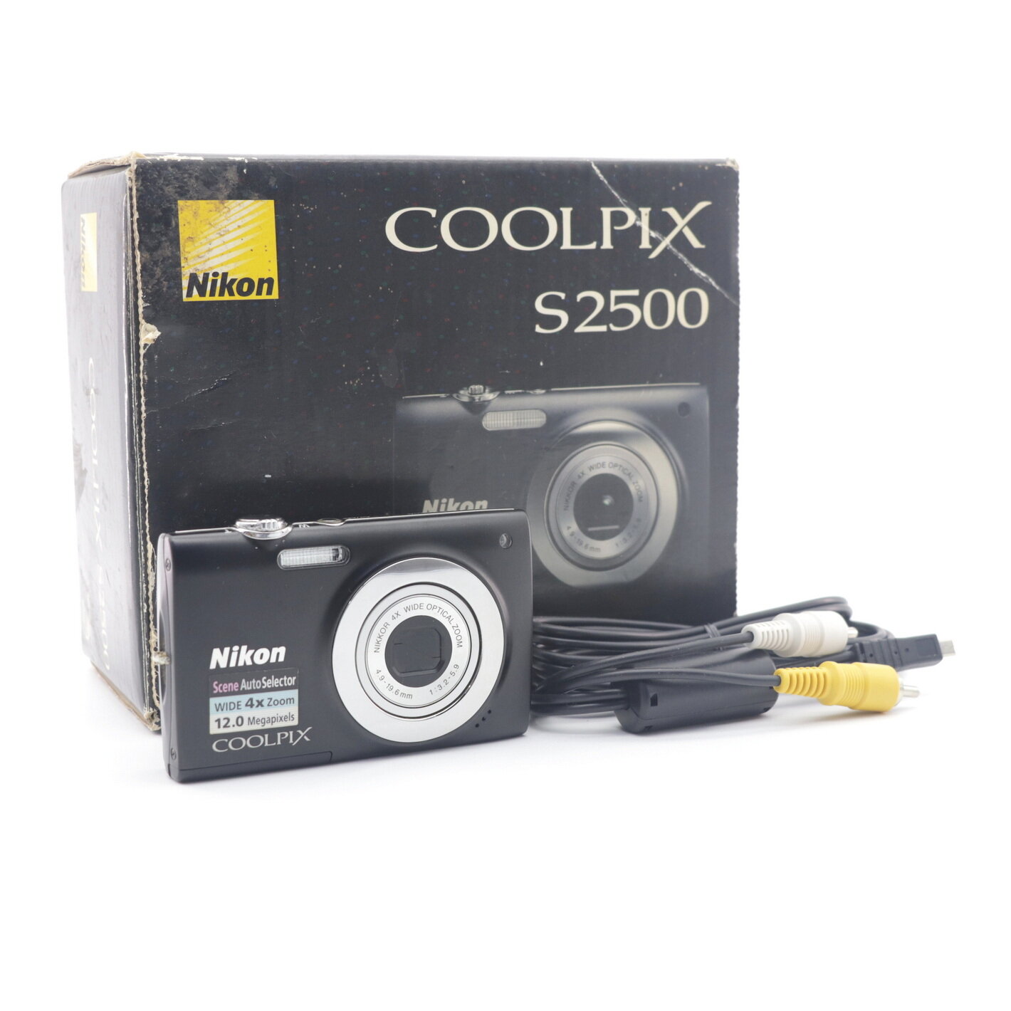 Цифровая камера Nikon Coolpix S2550 в упаковке