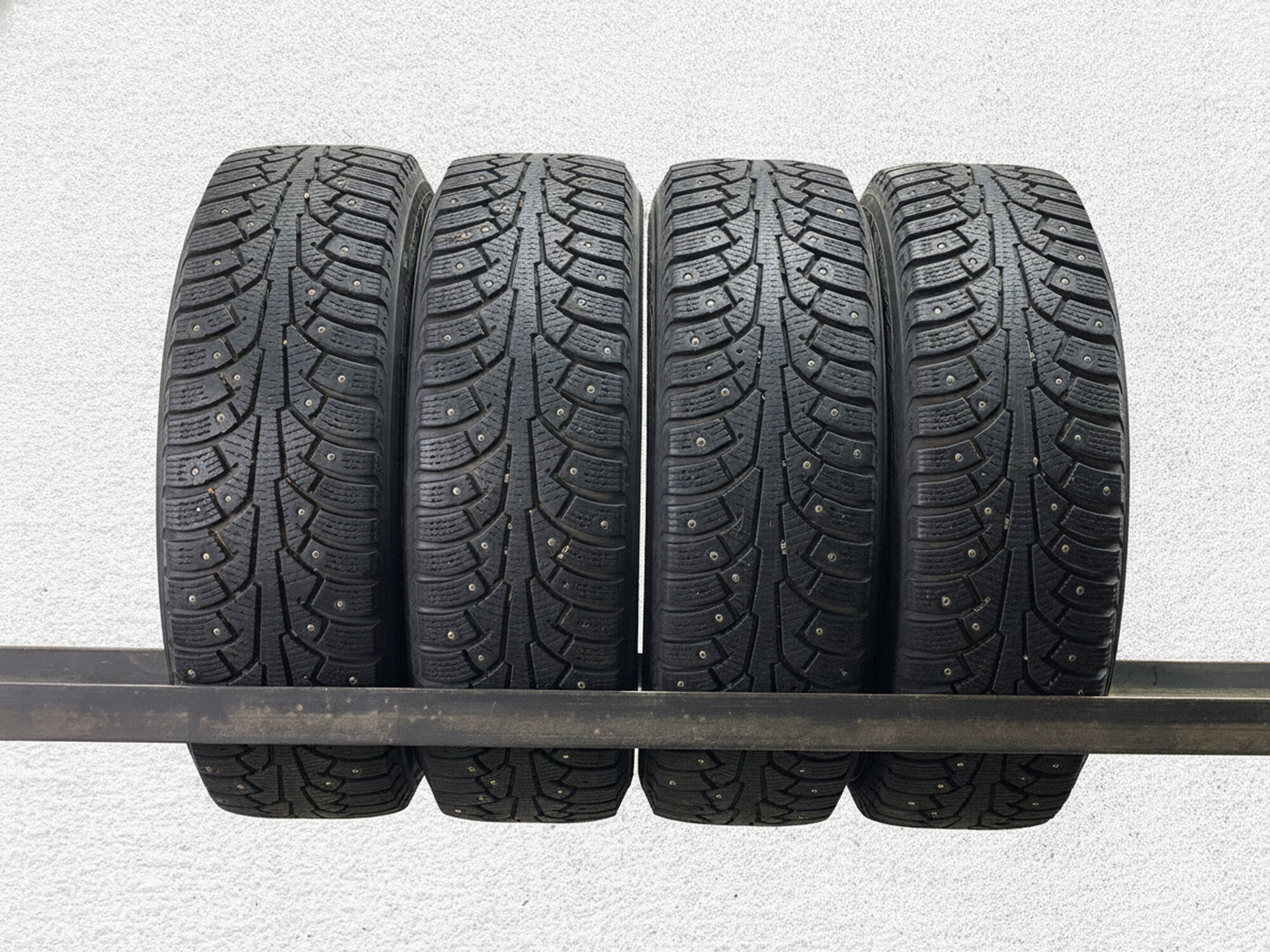Зимние шины шипованные Nokian Tyres Nordman 5 185/65 R15 35.0% износ PT0010437 TSB053541