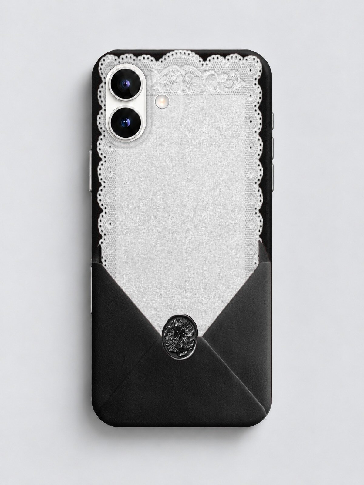 Силиконовый чехол на iPhone 16 кружевной конверт