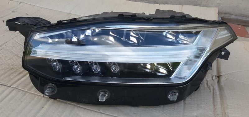 Фара левая LED VOLVO