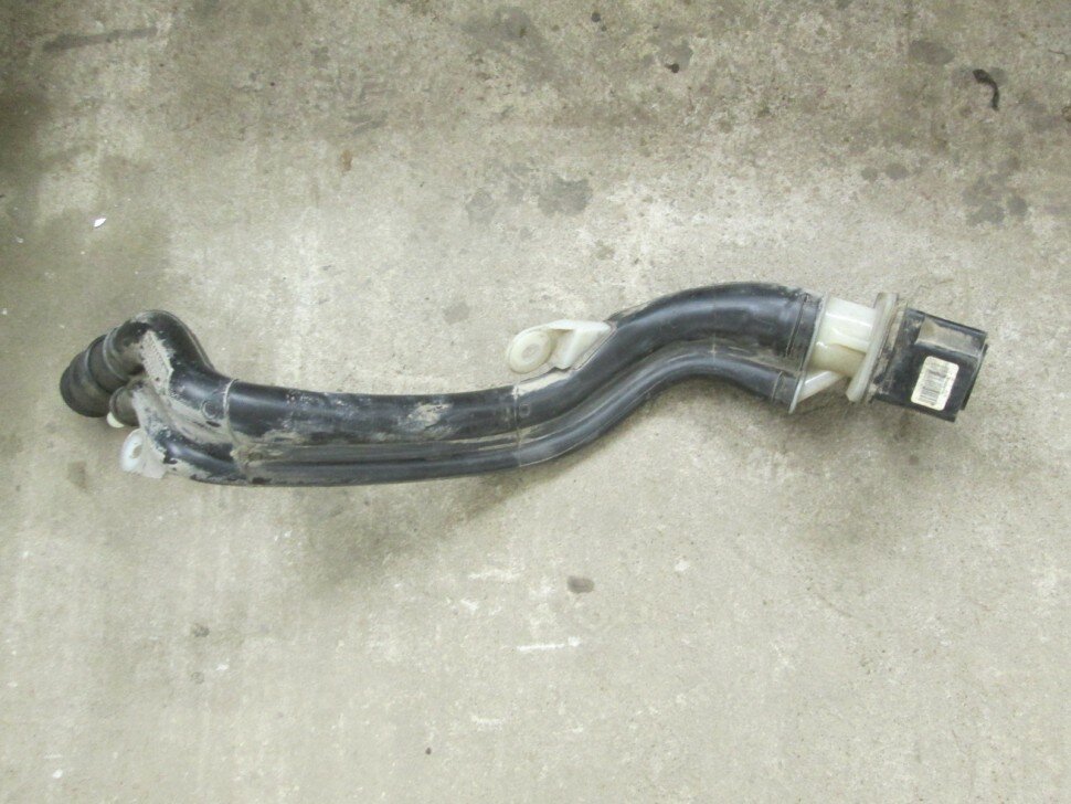 Горловина топливного бака 172210008R Renault Megane 3 2009>, Fluence 2010> б/у