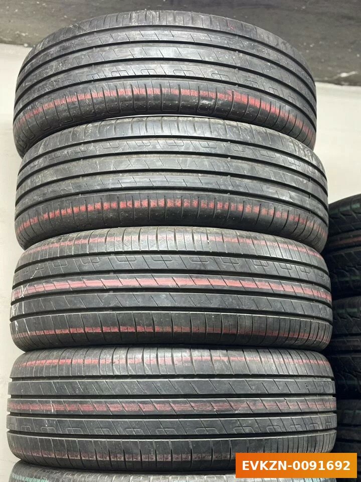Комплект (4 шт) летних БУ шин Goodyear EfficientGrip Performance 215/55 R17 25% износ 7287138023