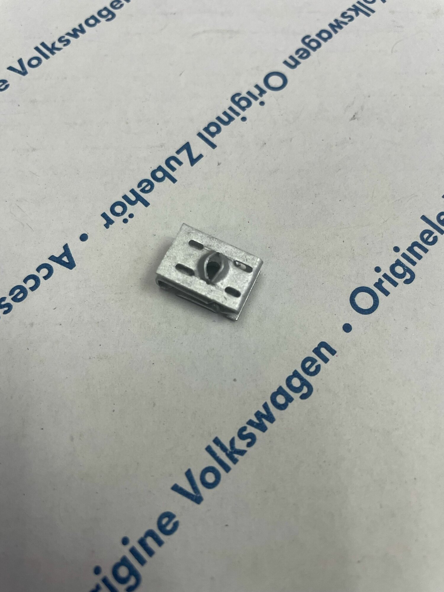 N90959101 VAG Скоба крепежная 5X16,5X11