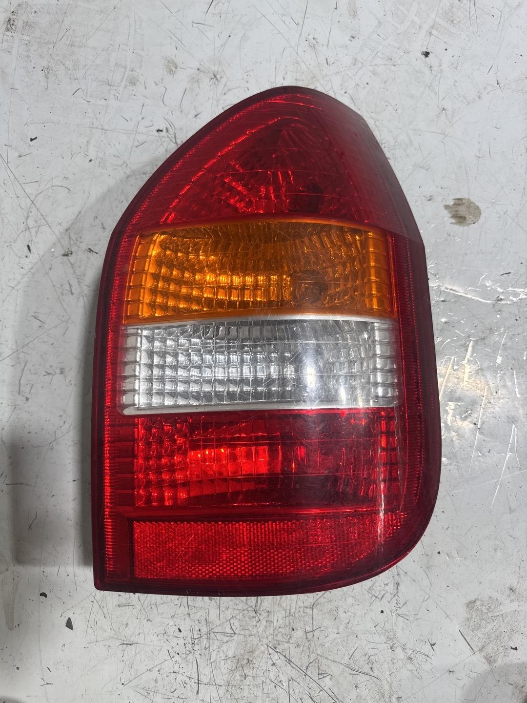 Фонарь задний правый Opel Zafira A (1999 - 2003) 9117445