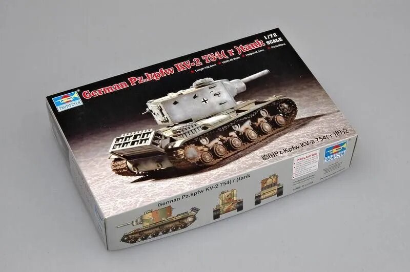 Trumpeter 07266 Немецкий танк Pz.kpfw KV-2 754(r) сборная модель 1/72