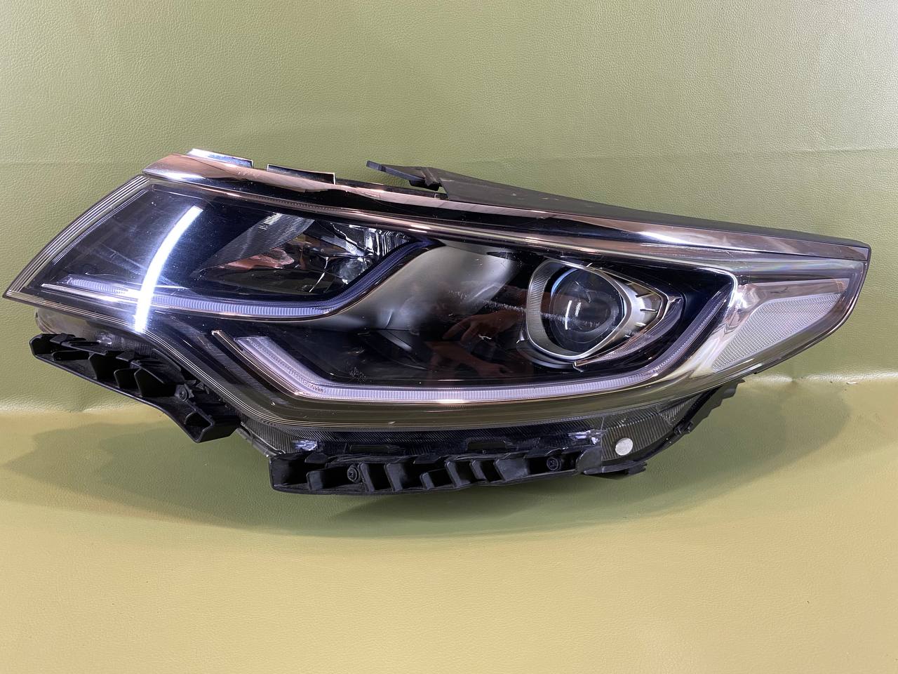 Фара передняя левая (галоген) для Kia Optima 4 (2018-20гг) 92101D4520