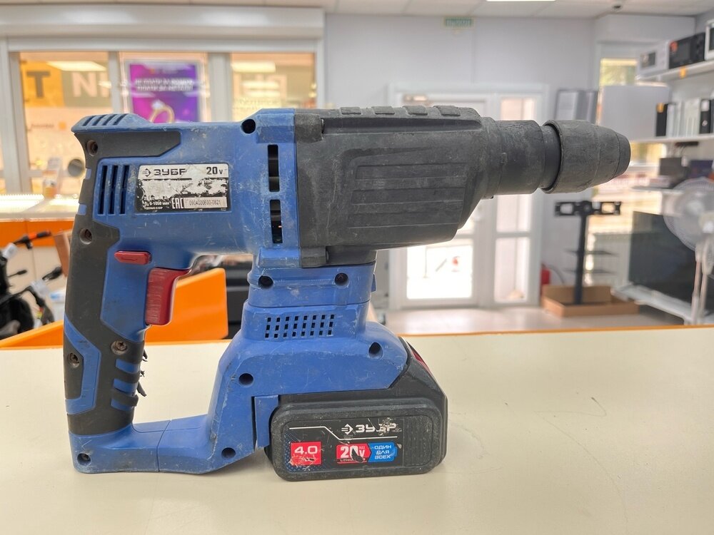 Перфоратор Зубр PB-260-42 патр: SDS-plus уд:3Дж аккум, б/у, уценка