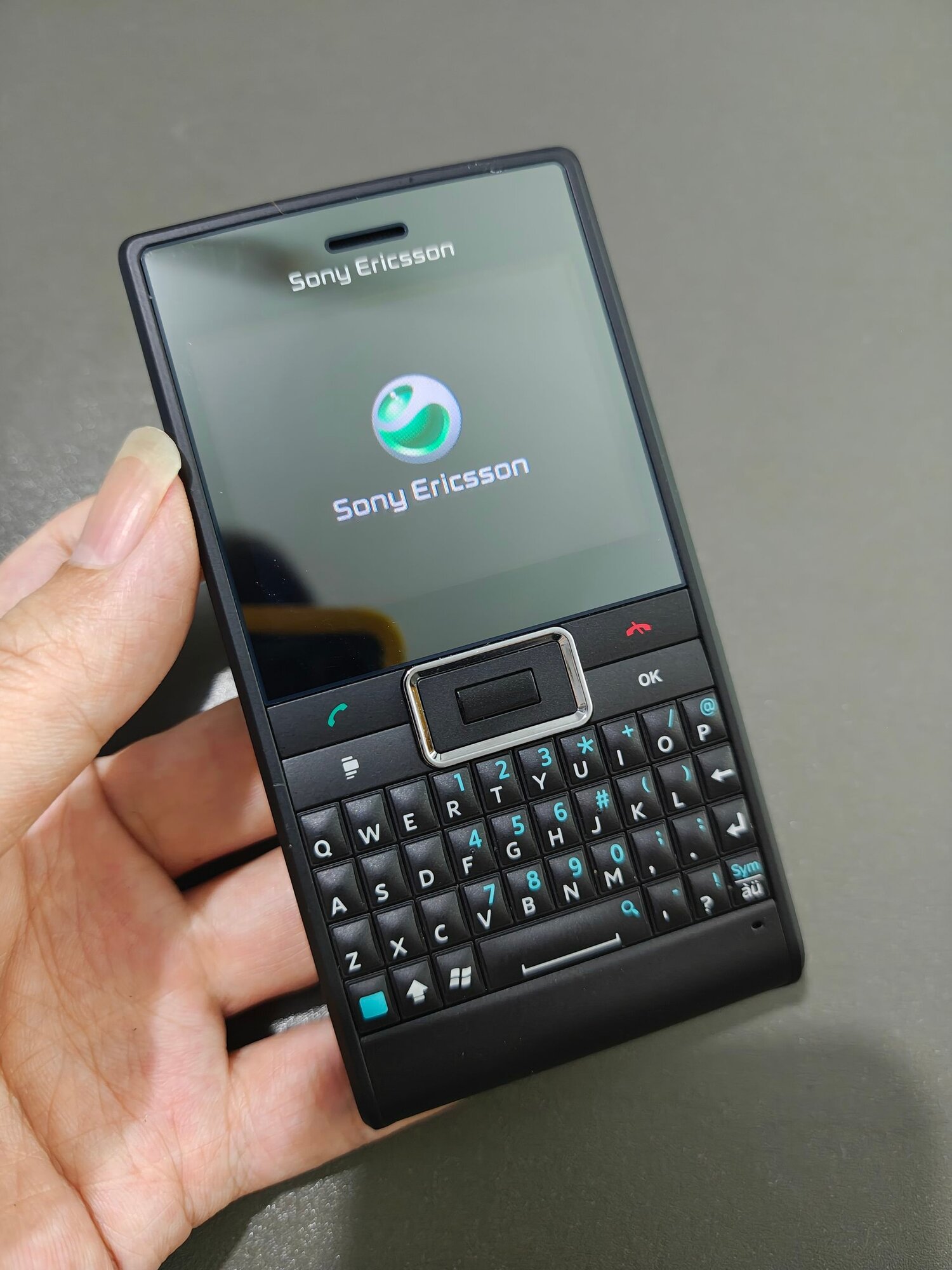 Sony Ericsson Мобильный телефон M1, черный