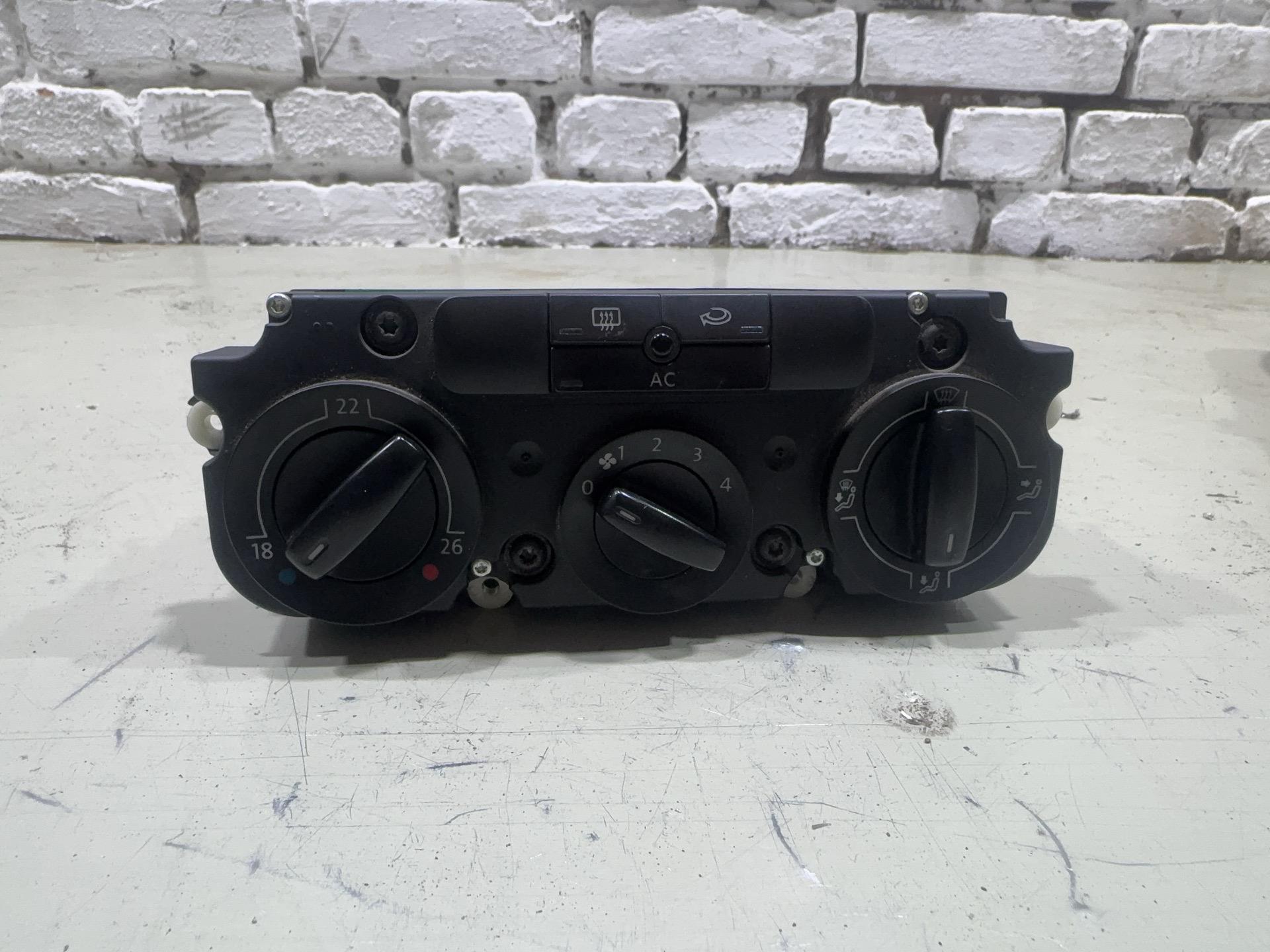 Блок управления печки/климат-контроля Volkswagen Passat B6 (2005 - 2010)
