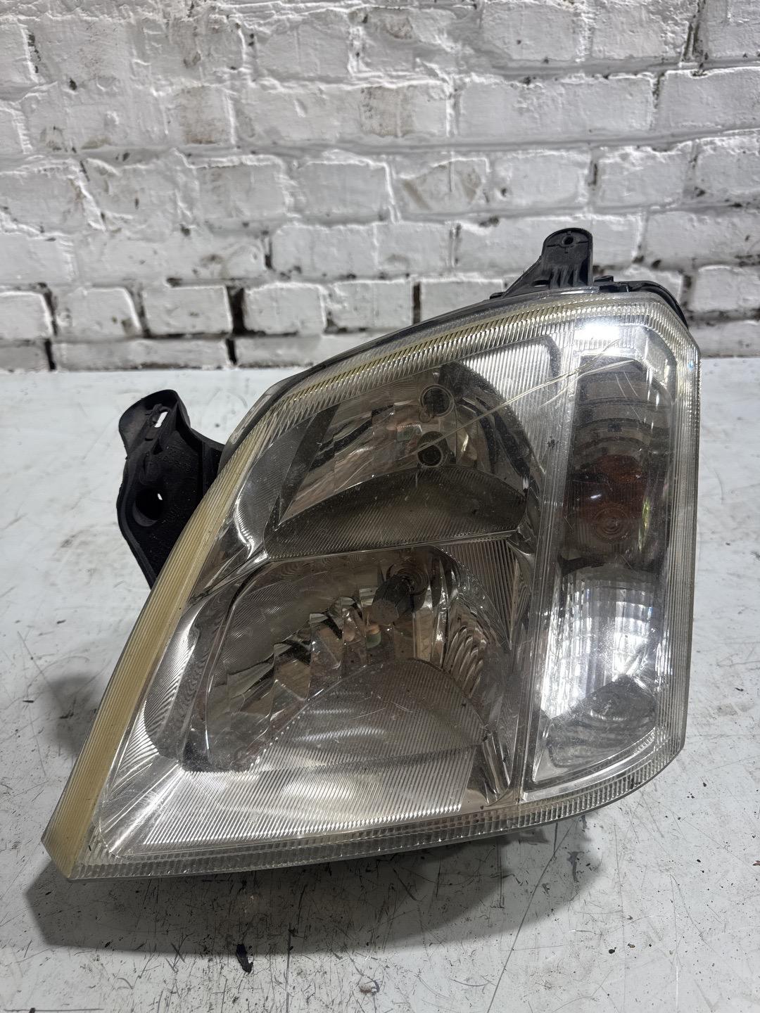 Фара левая Opel Meriva A (2002 - 2006) 93321052