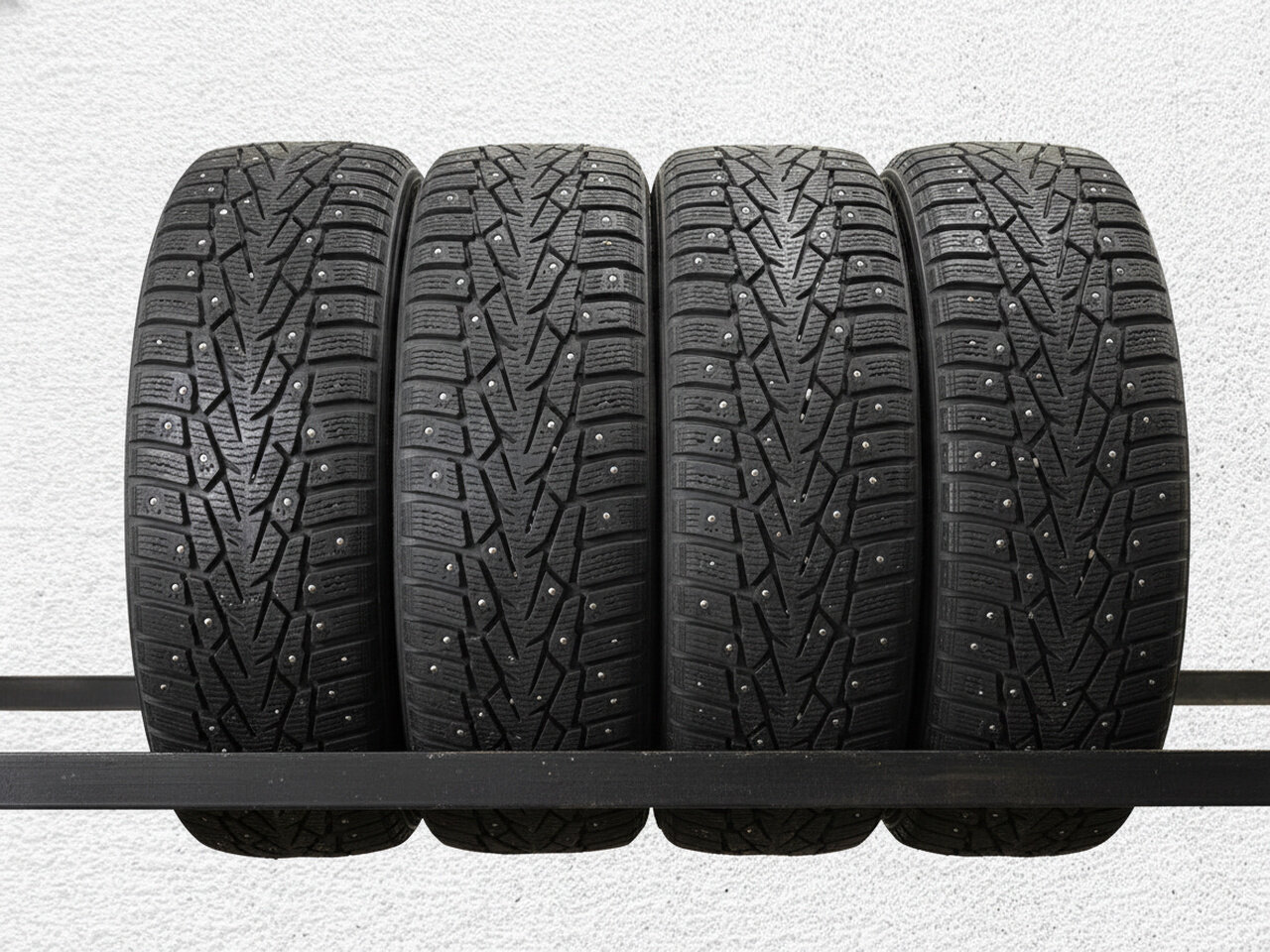 Зимние шины шипованные Nokian Tyres Nordman 7 205/60 R16 20.0% износ PT0010911 TSB055616