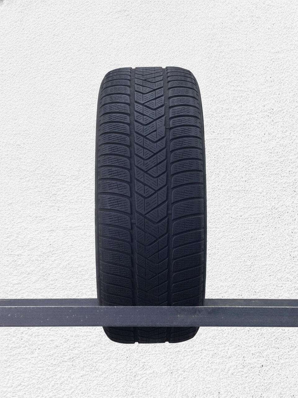 Зимние шины нешипованные Pirelli Scorpion Winter 235/50 R20 35% износ TSB045157