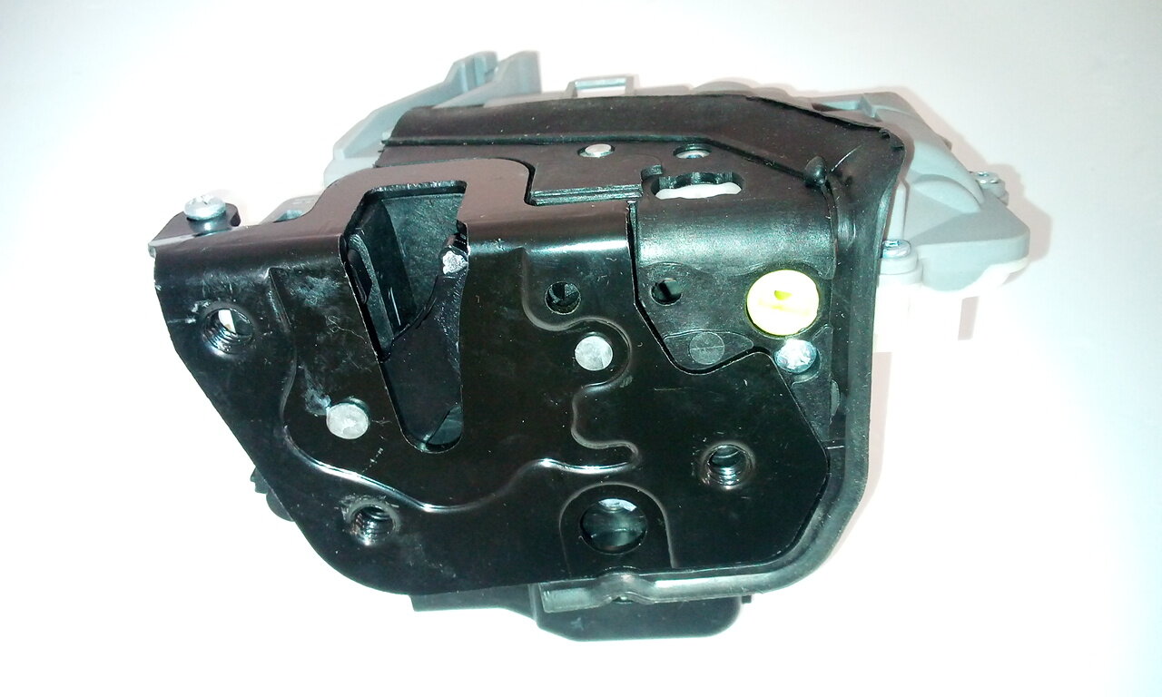 Замок двери audi a4 a4q rs4 05>08 exeo 09>14 ITHAL 75510286