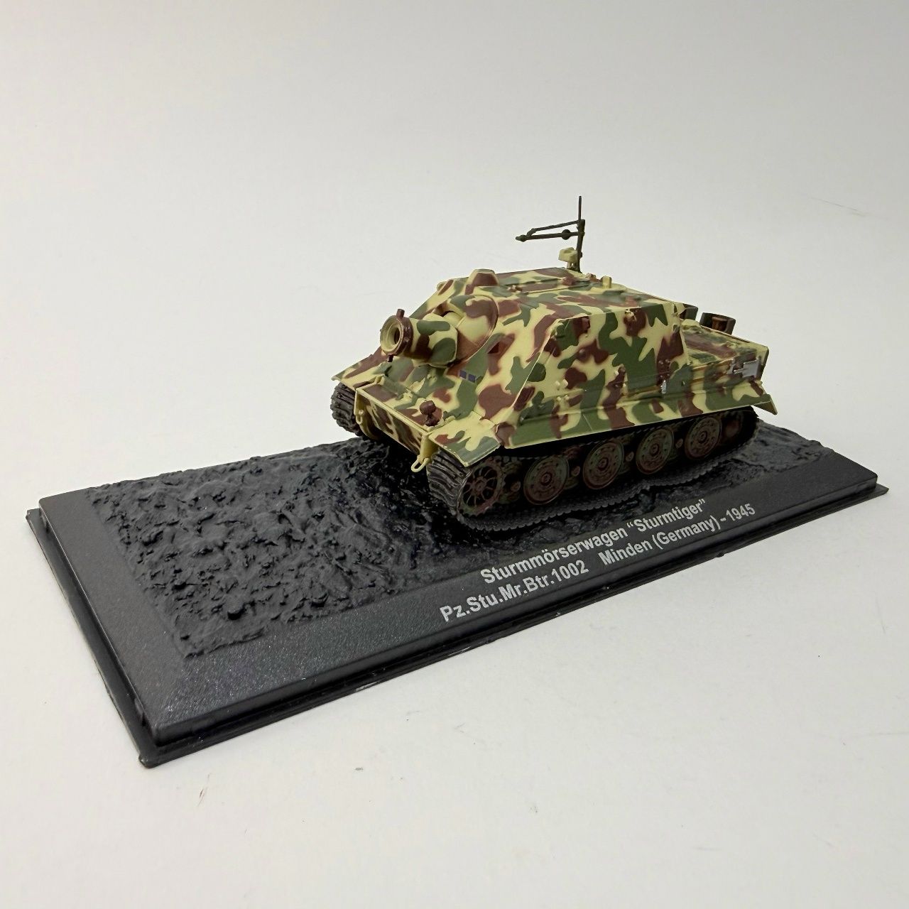 Atlas Sturmmorserwagen Sturmtiger 1:72 в акриловом боксе без журнала