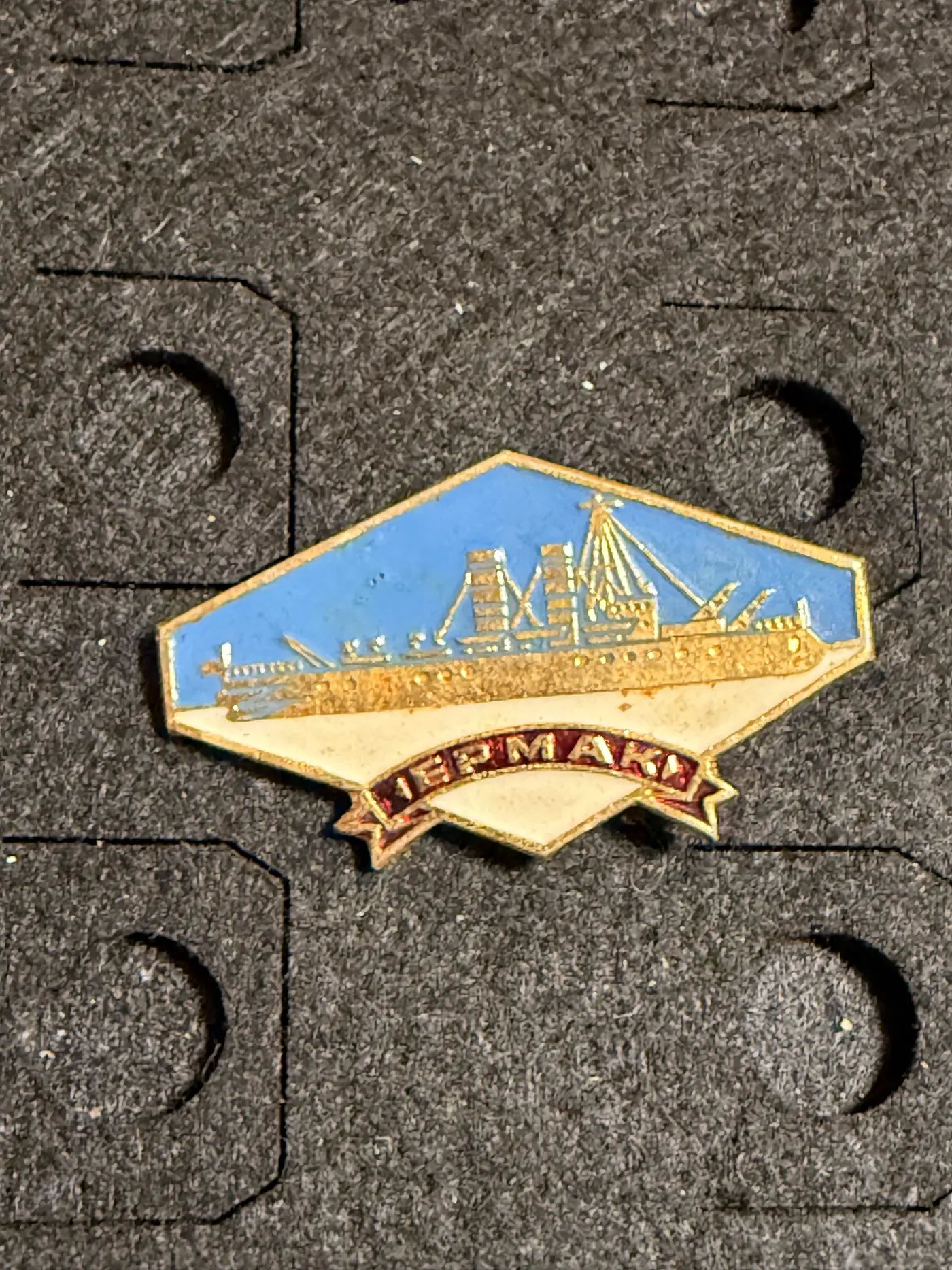 Значок линкор "Германия"