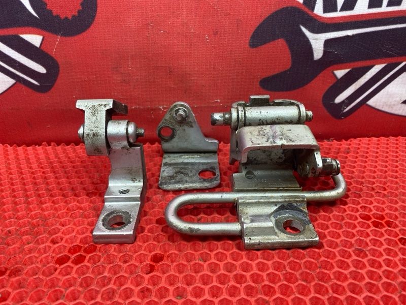 Петли двери (Комплект) Volkswagen Golf 2002 4B0831411B 1J1 AVH, передние левые оригинал (с пробегом)