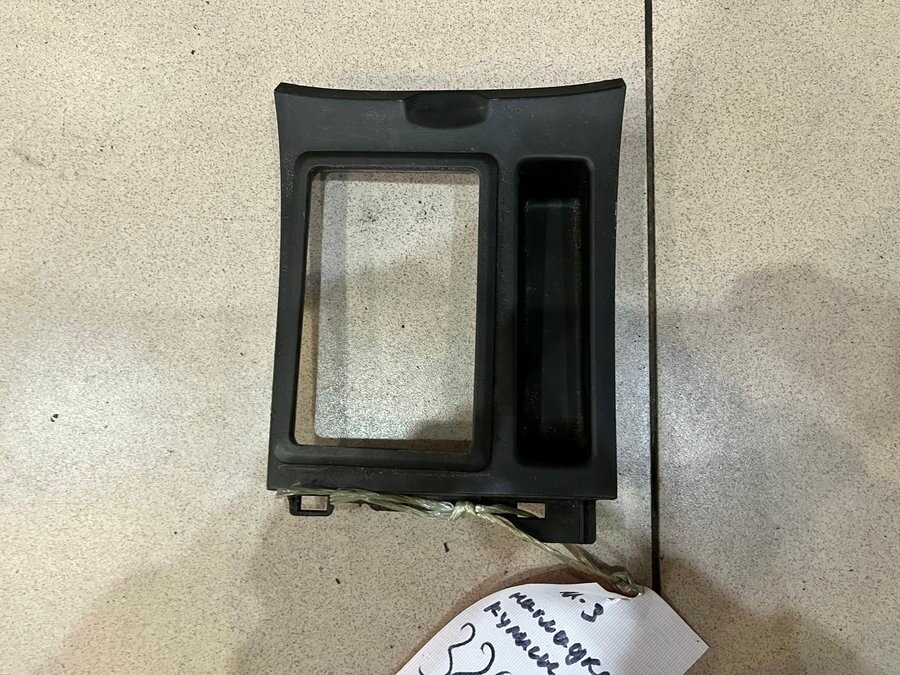 Накладка консоли КПП от Mazda 3 bk 2003-2009