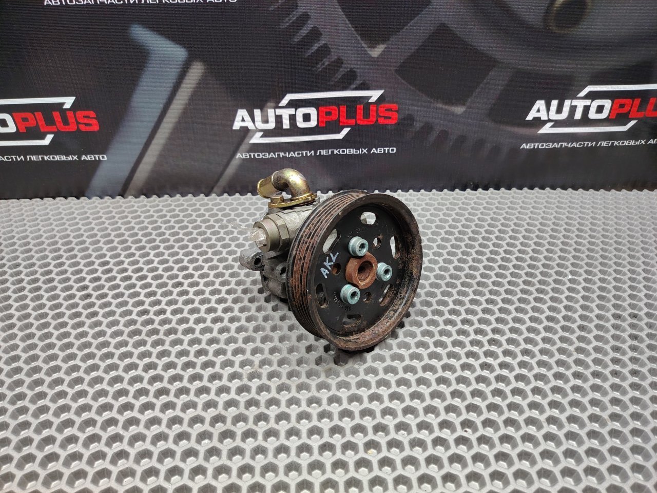 Насос гур Volkswagen Golf (1.6 AKL) Б/У с пробегом Арт. 1J0422154B