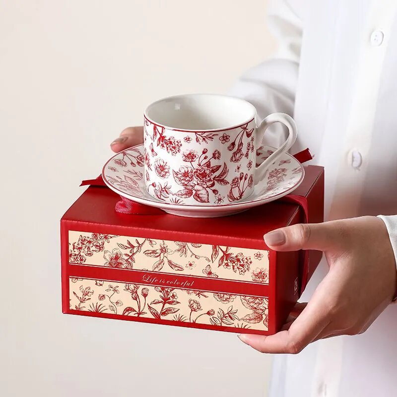 Чайная пара Juliette, фарфор new bone china, чашка 330 мл + блюдце, красный цвет, цветочный узор