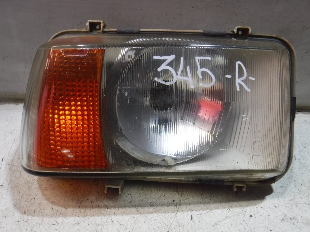Фара правая Volvo 340