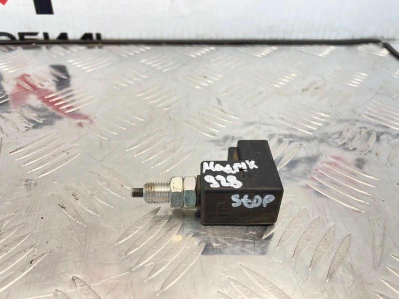 Концевик педали тормоза Hyundai Matrix 2008 938103K000 FC G4ED (с пробегом)
