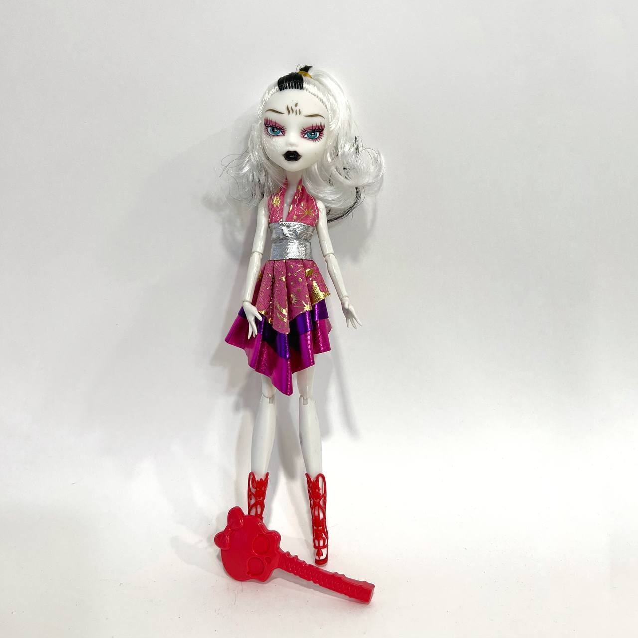 Кукла MONSTER HIGH: Гулия Йелпс с расчёской / Монстр Хай
