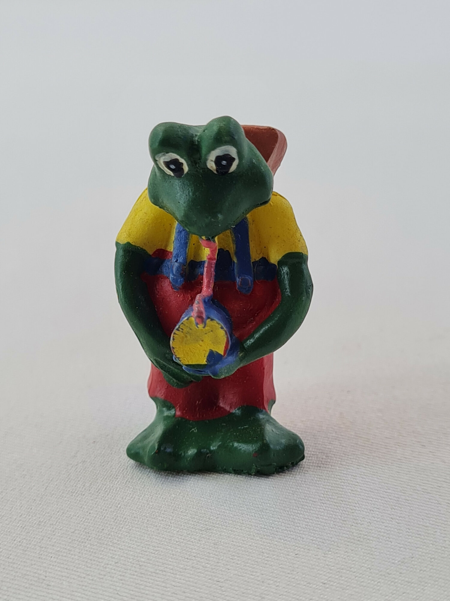 Винтажная игрушка СССР лягушка турист. Советская фигурка путешественника с рюкзаком и флягой