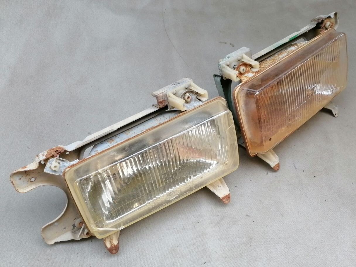 Фара передняя Audi 80 B2