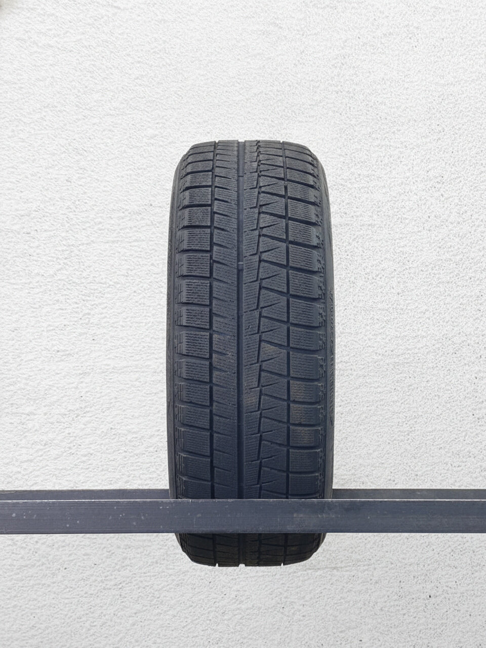 Зимние шины нешипованные Bridgestone Blizzak Revo GZ 215/60 R17 45% износ TSB034119