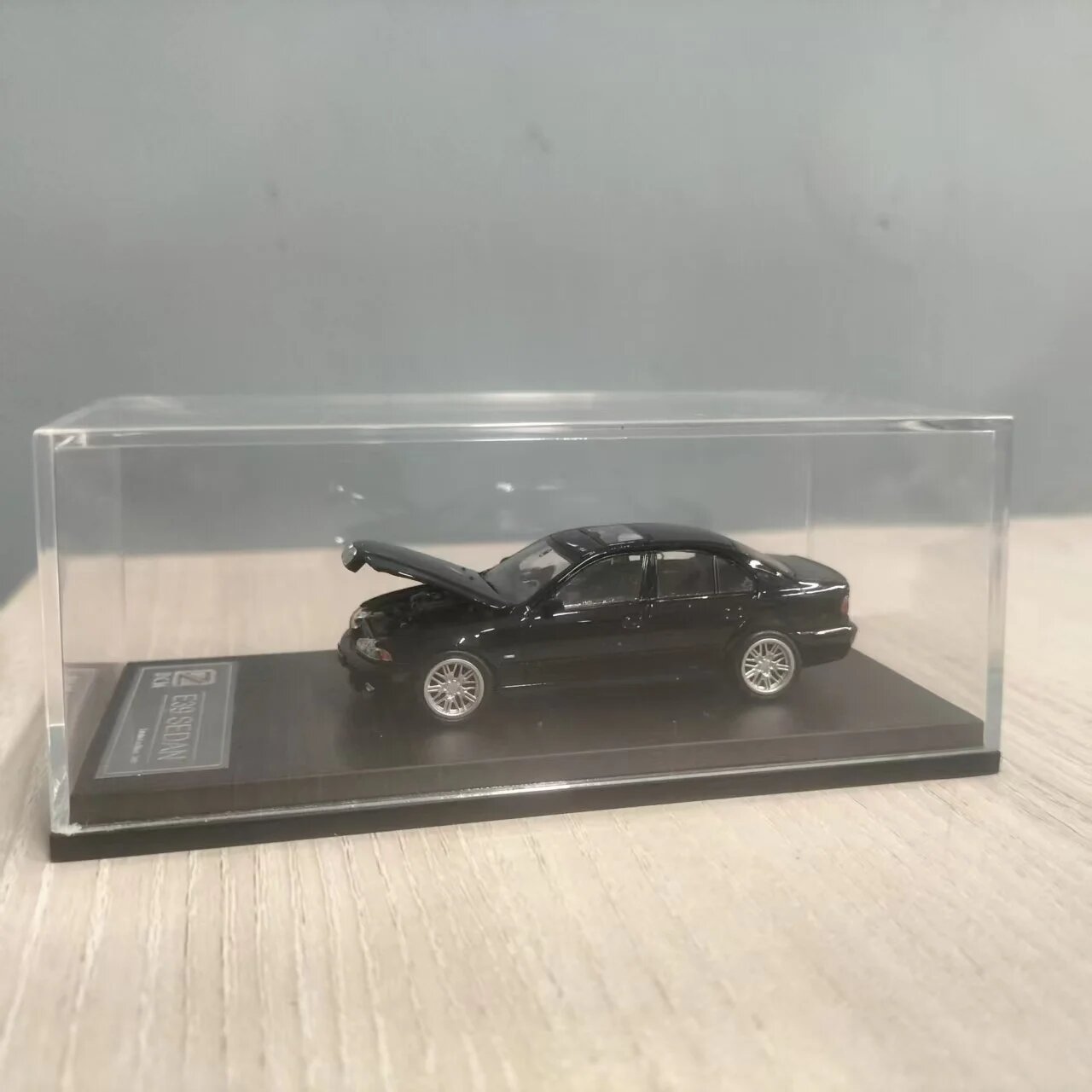 Модель автомобиля WELLY BMW M5 E39 седан 1:64 Spot Goods