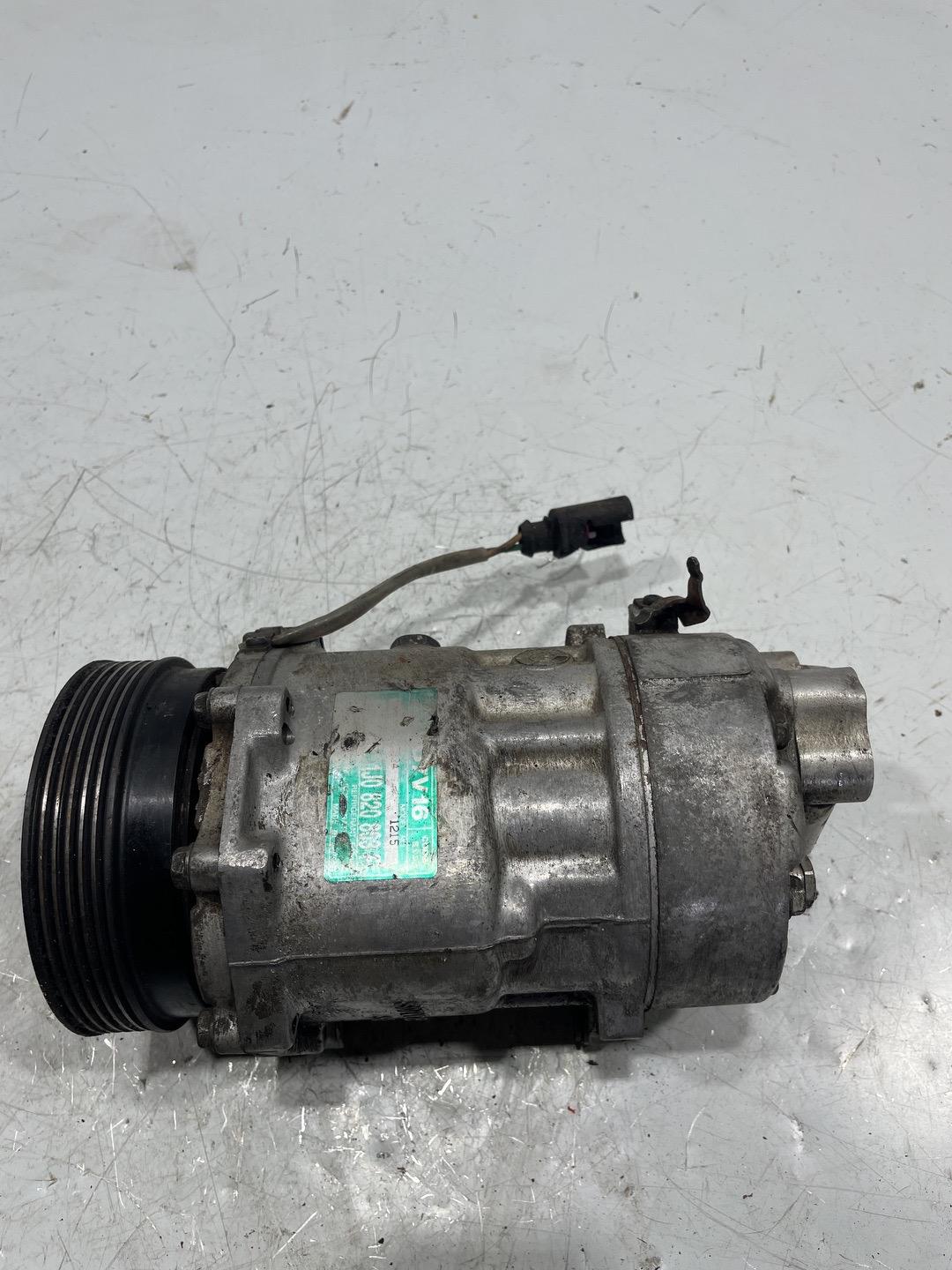 Компрессор кондиционера Volkswagen Bora 1 (1998 - 2005) 1J0820803F