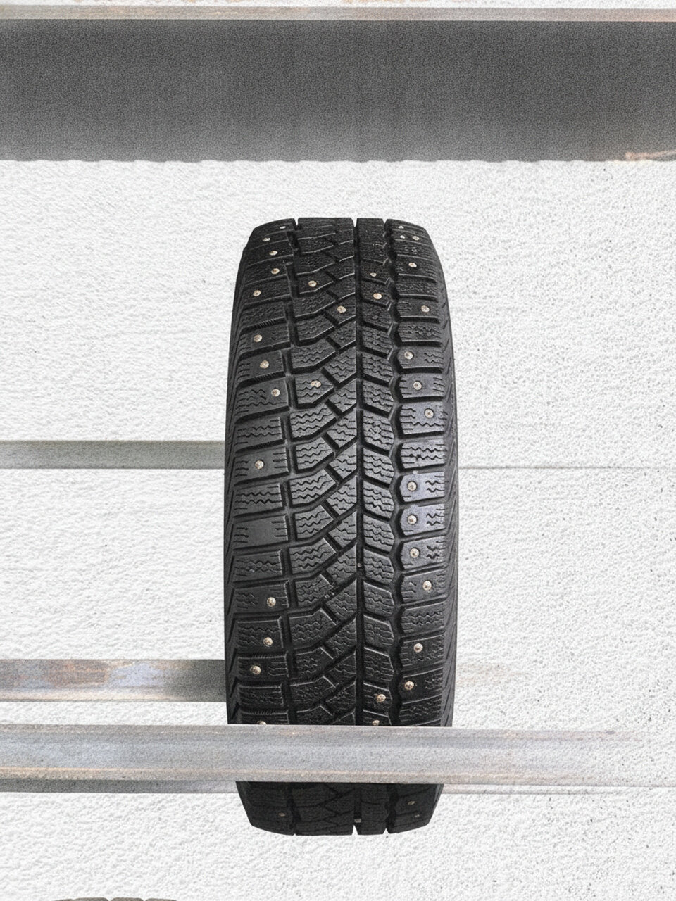 Зимние шины шипованные Viatti Brina Nordico V-522 185/55 R15 10% износ TSB050084