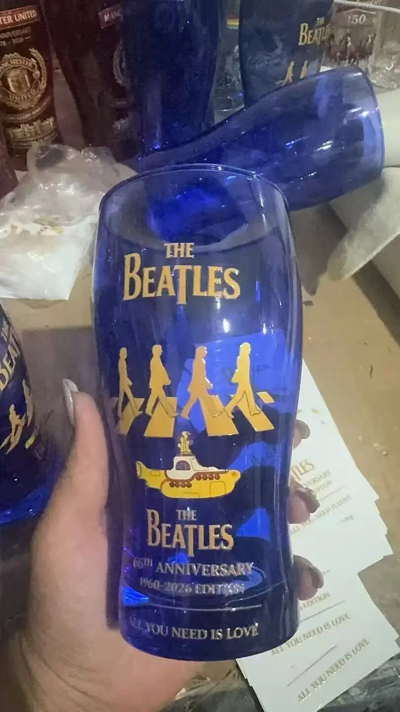 Коллекционная пивная кружка The Beatles синяя с принтом "Желтая подводная лодка"