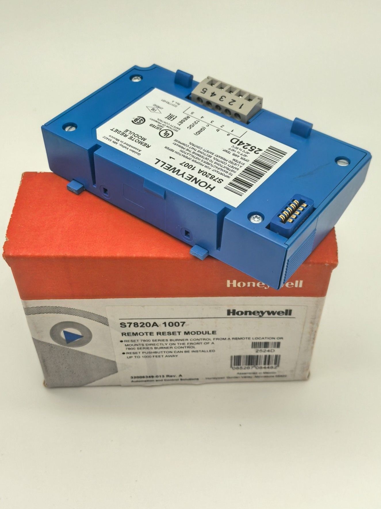 Модуль удалённого сброса Honeywell S7820A1007 для систем управления горелкой 7800 SERIES