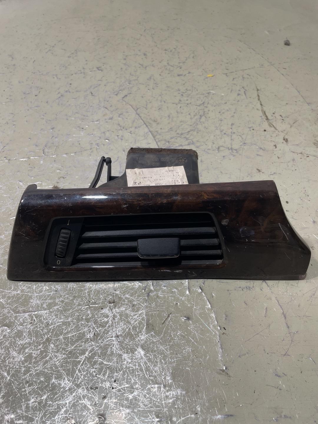 Дефлектор обдува салона BMW 3 E90/E91 (2004 - 2008) 6422915116501