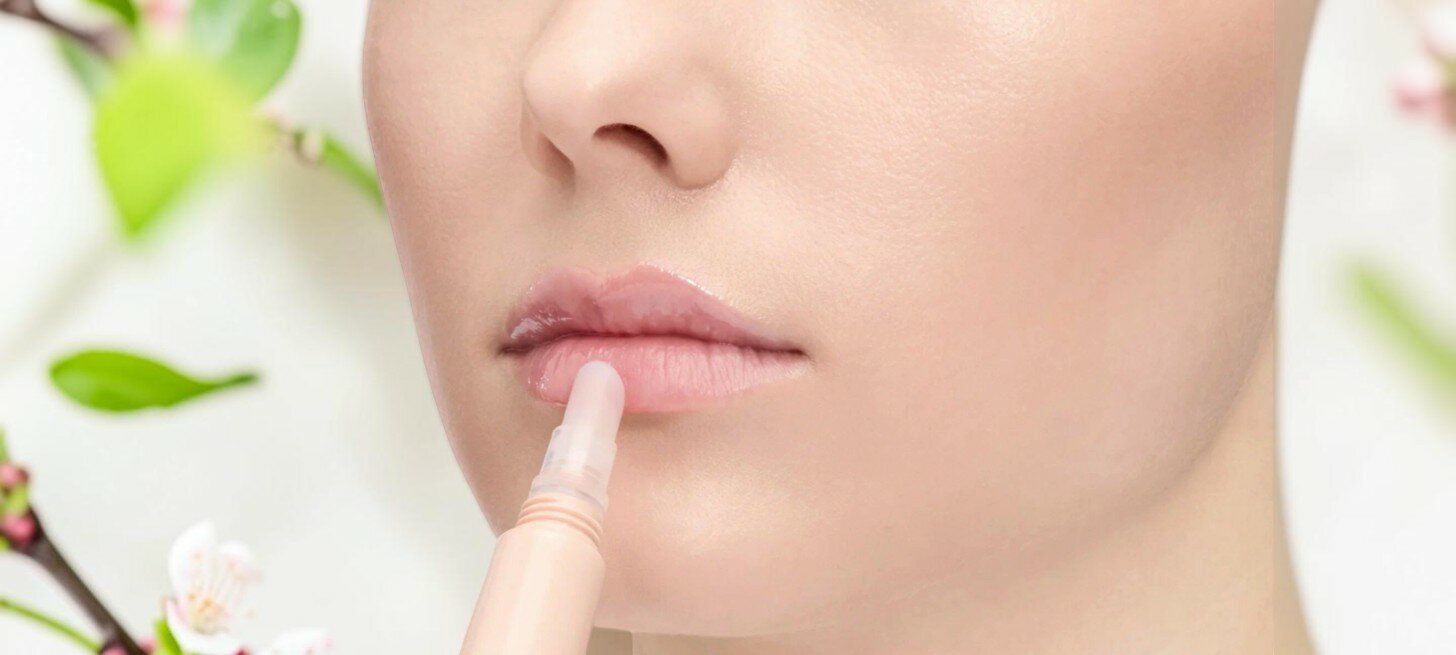 Пептидный бальзам для губ SHIKstudio BLOOM BALM тон 01 almond