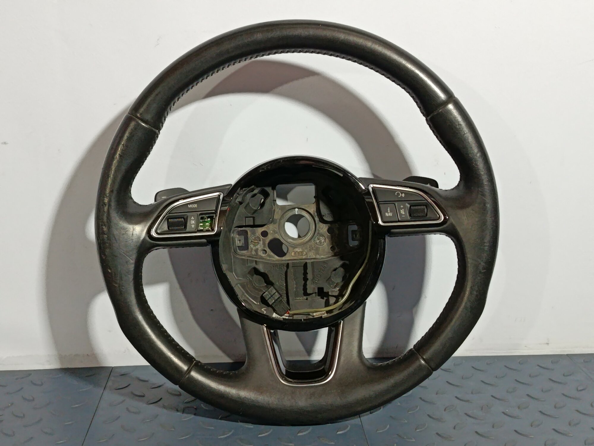Руль Audi 4L0419091AQ черный, C9A YE103