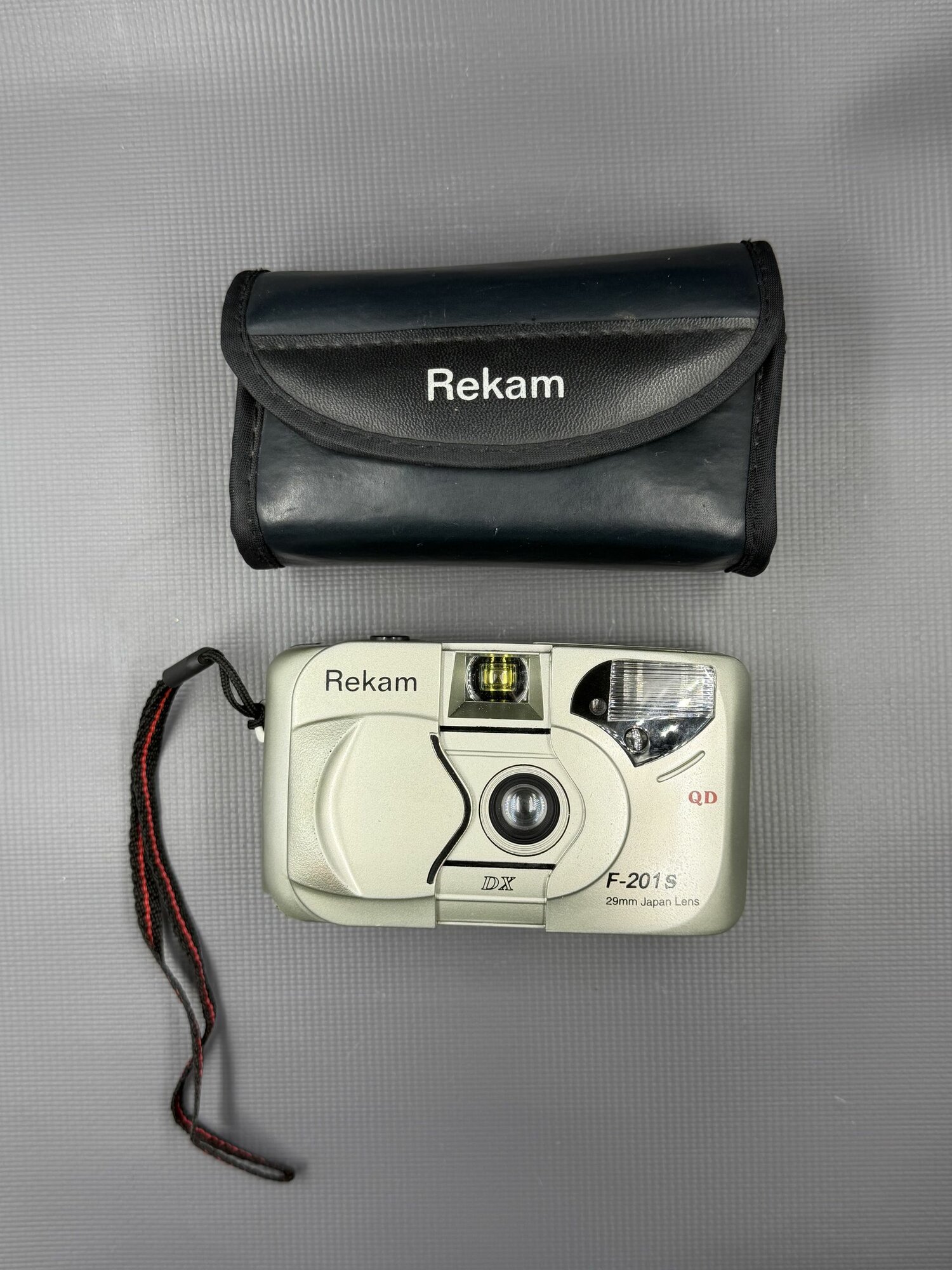 Фотоаппарат пленочный Rekam F-201S QD (Quartz Date), Канада с чехлом Рабочий! Винтаж!