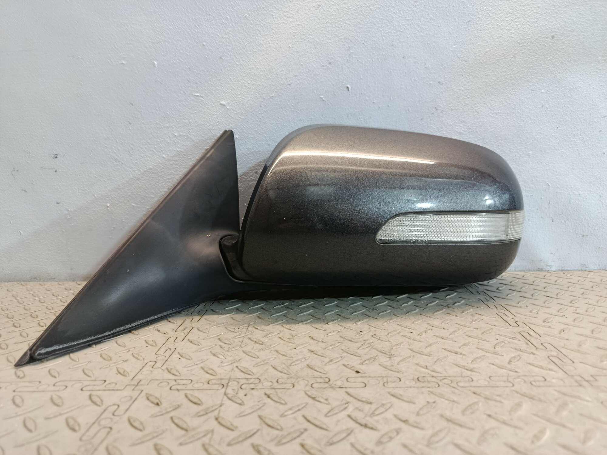 Зеркало Toyota Daihatsu Altis Camry левое 8791533010 темно-серый, 1G3 YE150Z