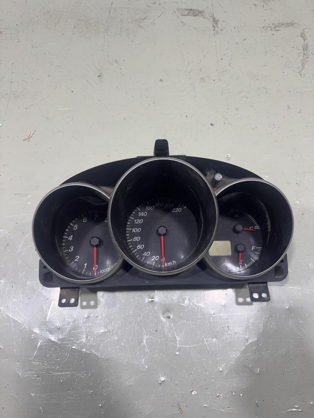 Панель приборов (щиток) Mazda 3 1 (2003 - 2006) BS1A55430