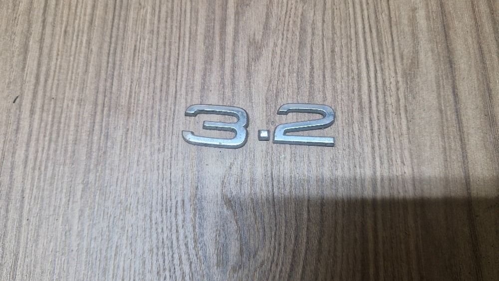 Эмблема крышки багажника 3.2 Audi A6 C6