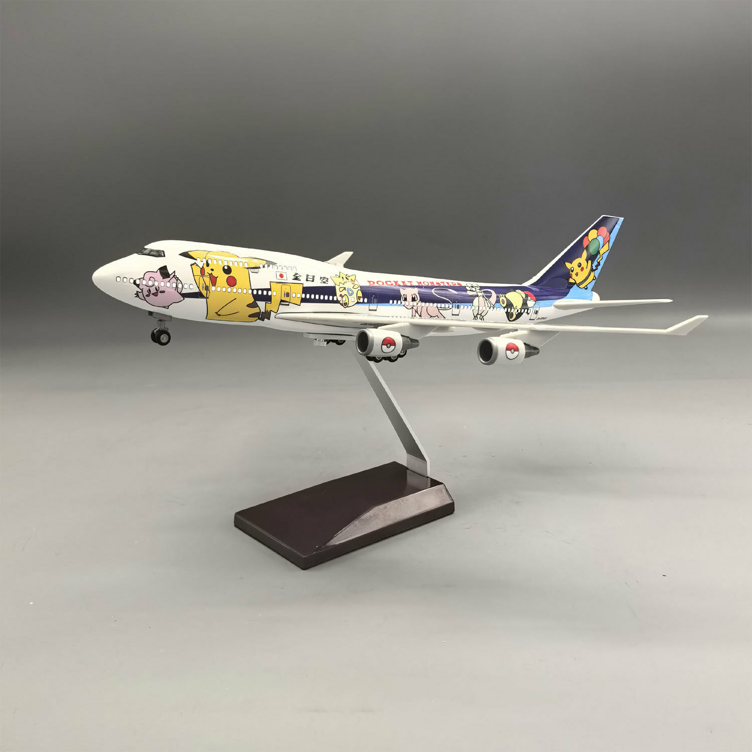 Фигурка самолета ANA B747 высотой 37 см, изображающая раскрашенного Пикачу из оригинального сериала «Покемон»