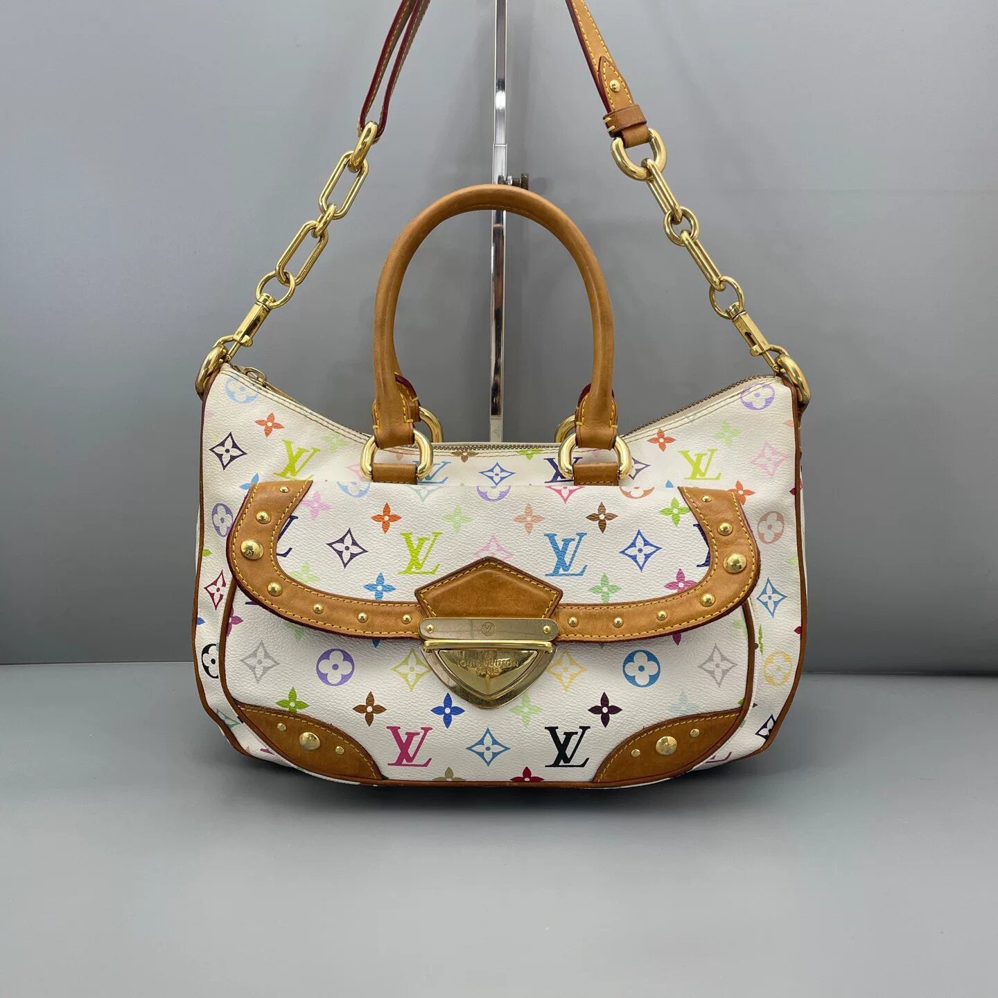 Сумка Louis Vuitton Rita, фактура зернистая, белый — фото 1