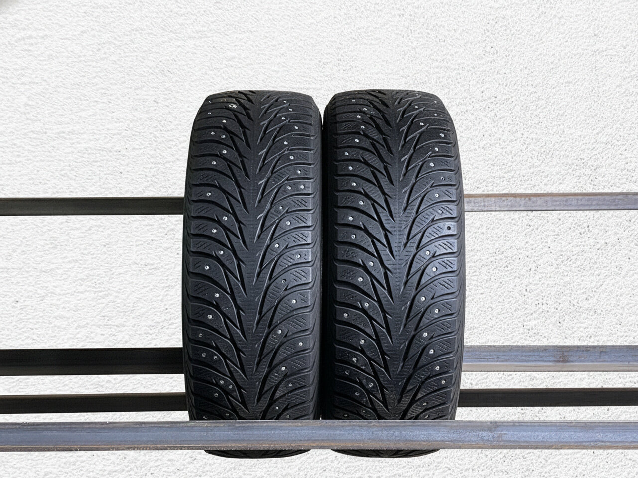 Зимние шины шипованные Yokohama Ice Guard IG35 205/55 R16 35.0% износ PT0010397 HNB230