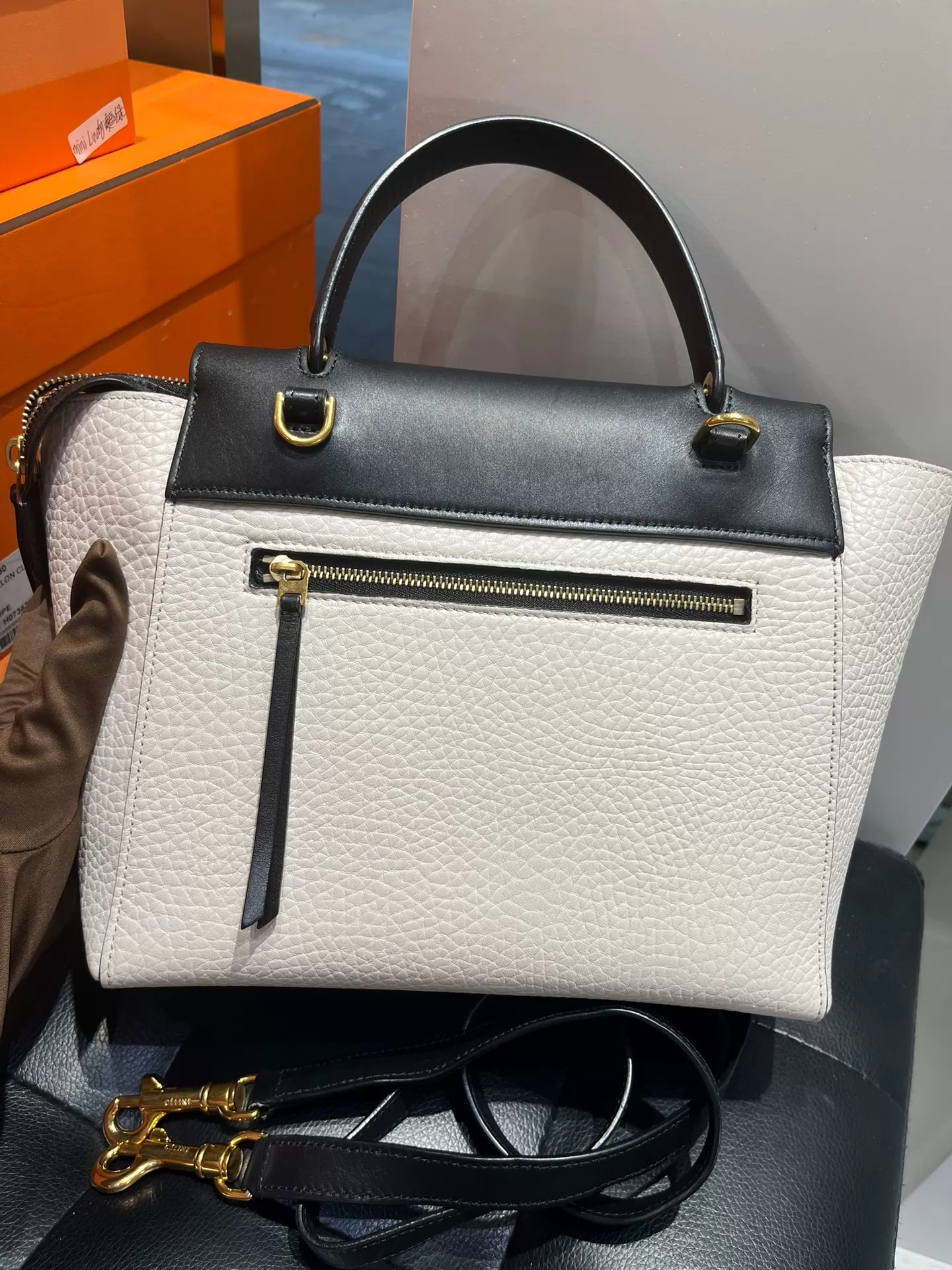 Сумка тоут CELINE Belt Micro Vintage, черный, белый — фото 1